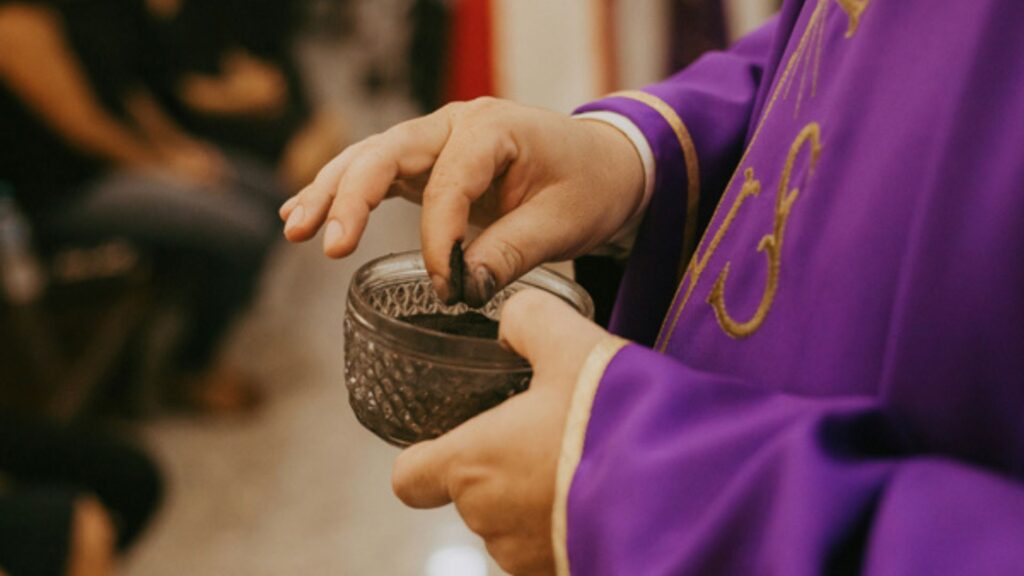 Ash Wednesday - Leave the ashes on or wash them off? - Catholics For ...